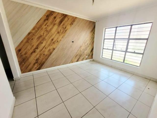 Casa térrea com 2 quartos à venda no bairro Vila Progresso em Sorocaba com 110m² e 2 vagas de carro