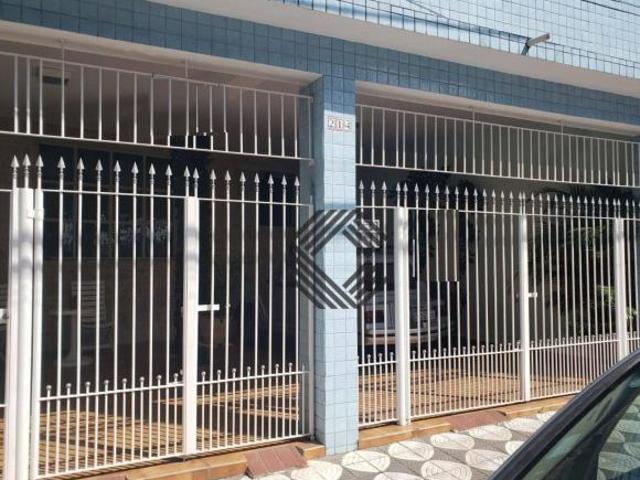 Casa térrea com 2 quartos com quintal grande perto comércios à venda, 175 m² 360 m2 de construção