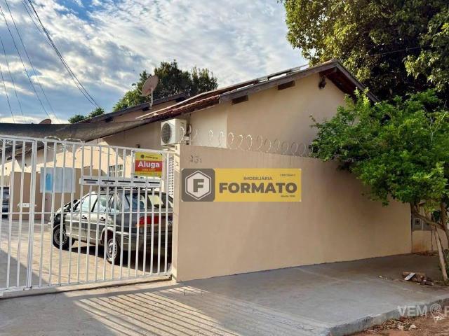 Casa Térrea com 2 Quartos para Alugar por R$ 1.000/mês