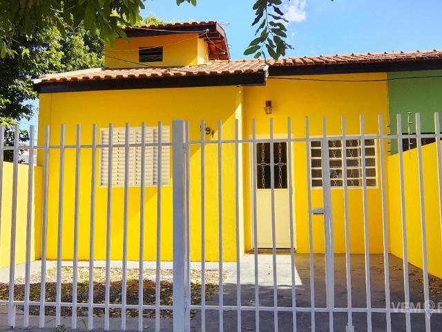 Casa Térrea com 2 Quartos para Alugar por R$ 1.000/mês