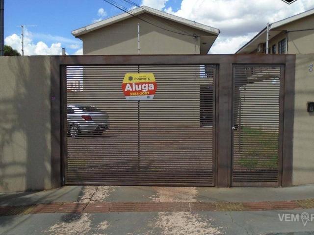 Casa Térrea com 2 Quartos para Alugar por R$ 1.200/mês