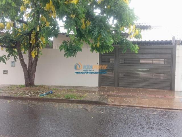 Casa Térrea com 2 Quartos para Alugar por R$ 1.200/mês