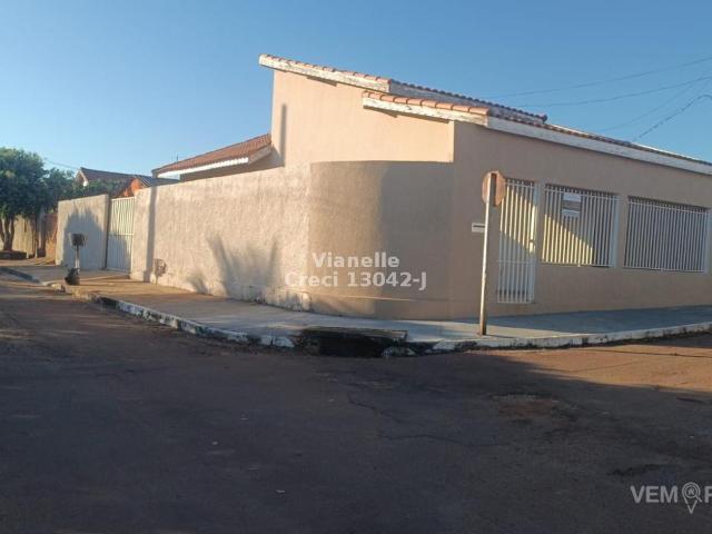 Casa Térrea com 2 Quartos para Alugar por R$ 1.250/mês