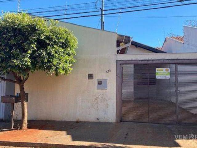 Casa Térrea com 2 Quartos para Alugar por R$ 1.300/mês