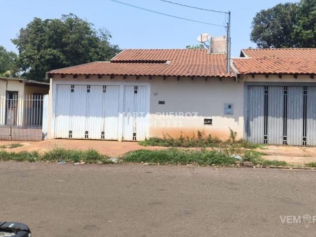 Casa Térrea com 2 Quartos para Alugar por R$ 1.350/mês