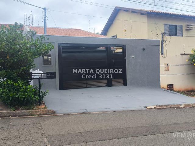 Casa Térrea com 2 Quartos para Alugar por R$ 1.600/mês