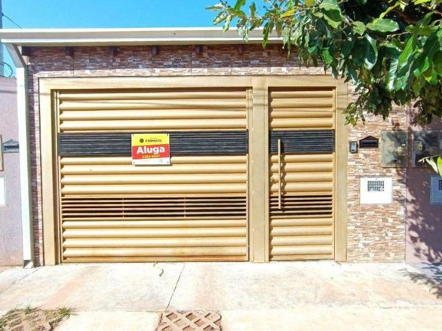 Casa Térrea com 2 Quartos para Alugar por R$ 1.700/mês