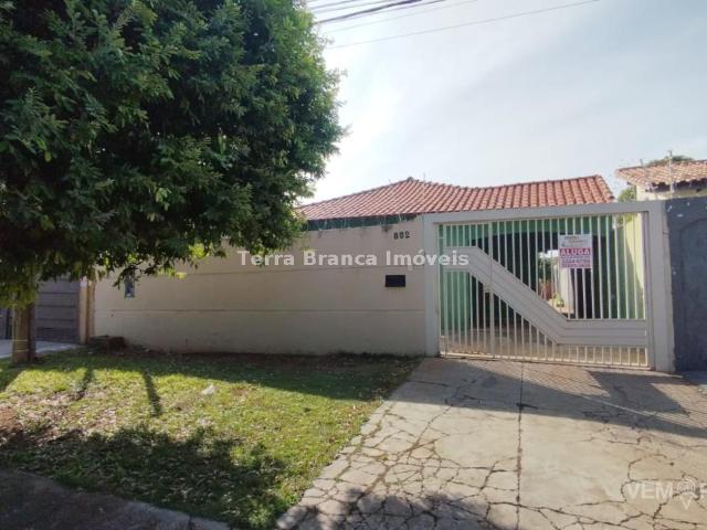 Casa Térrea com 2 Quartos para Alugar por R$ 1.900/mês
