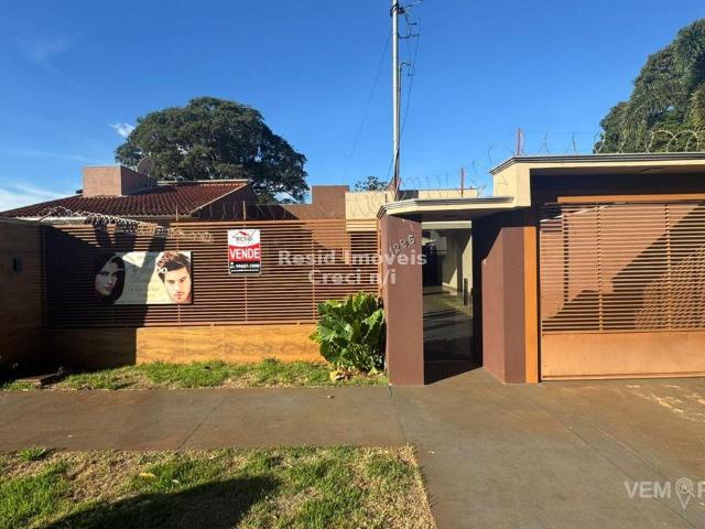 Casa Térrea com 2 Quartos para Alugar por R$ 2.400/mês