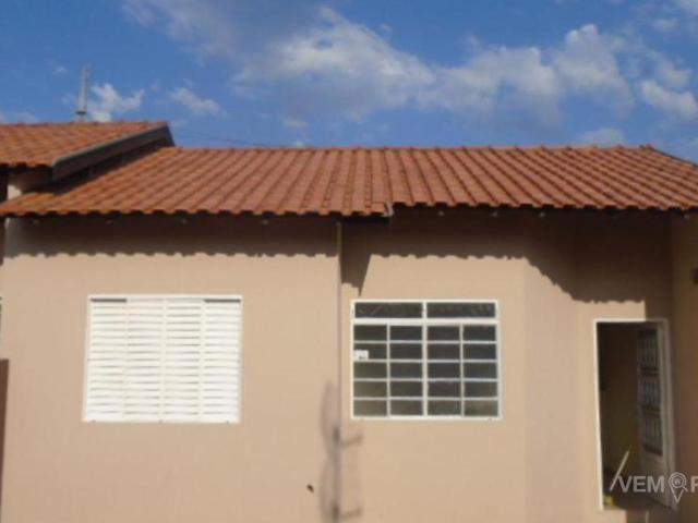 Casa Térrea com 2 Quartos para Alugar por R$ 980/mês