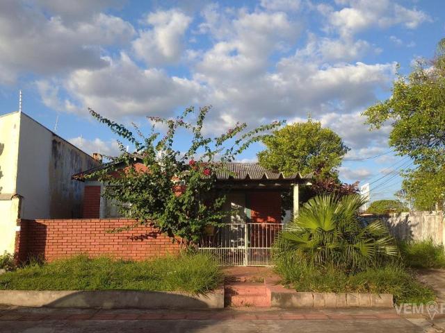 Casa Térrea com 2 Quartos para Alugar por R$ 900/mês