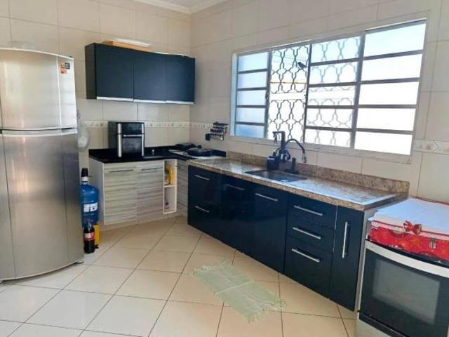Casa térrea com 2 quartos sendo 1 suite, à venda no Jardim Estância Bom Viver, aceita financiament