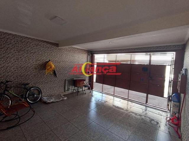 Casa térrea com 2 quartos, 2 vagas para venda Jardim Presidente Dutra