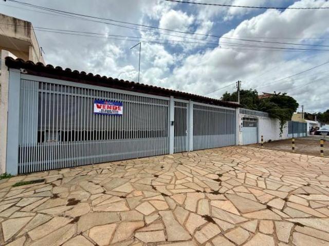 Casa Térrea com 2 Residências | 6 Quartos | QND 53 Taguatinga Norte | 408m² | Garagem 7 Carros