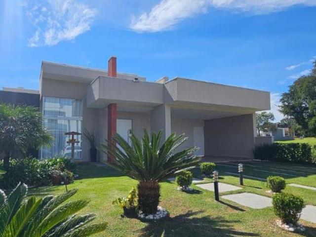 Casa Térrea com 2 Suítes, Piscina Climatizada por R$1.050.000,00 Condomínio Ninho Verde 2