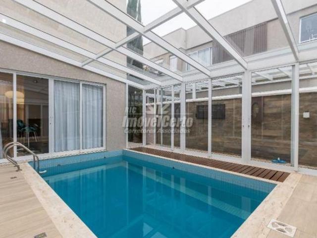 Casa Térrea com 324,00m² Útil, Condomínio Fechado