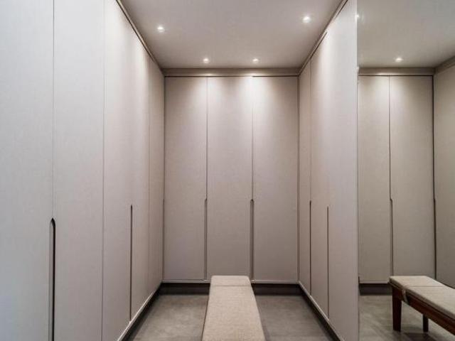 casa terrea com 350m quadrados, 4 dormitórios, cozinha, piscina