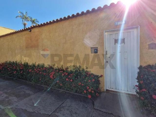 Casa Térrea com 452, m² de Terreno e Possibilidade de 7 Quartos