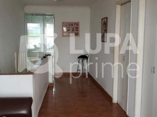 Casa térrea com 4 casas á venda na Vila Maria Alta!