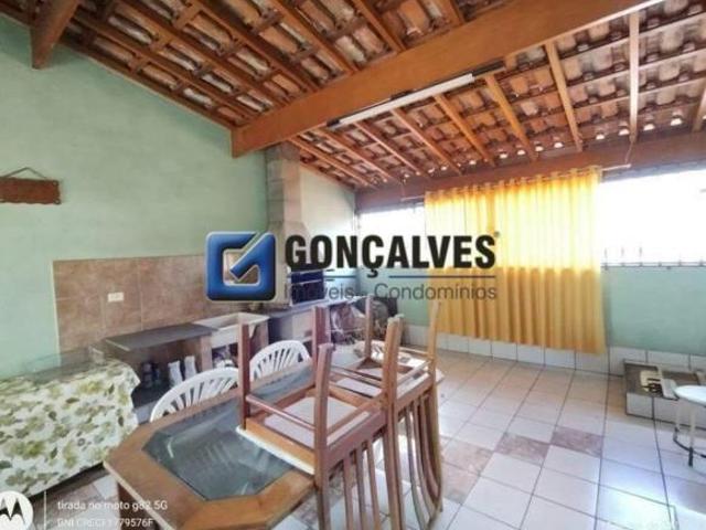 Casa Térrea com 4 Dormitórios 1 Suíte Jardim Stella, Santo André/SP  Com 210 m2 de área construí