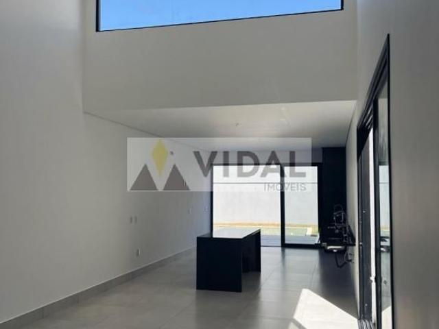 CASA TÉRREA COM 4 DORMITÓRIOS E PISCINA NO CONDOMÍNIO VILLA VERONA EM SOROCABA