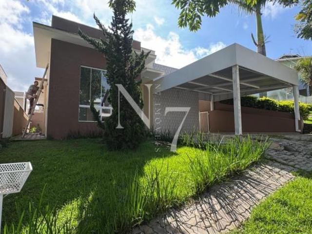 Casa térrea com 4 Dormitórios em Condomínio Fechado!