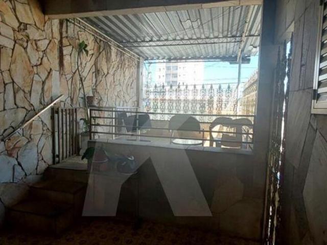Casa térrea com 4 Dormitórios, na Vila Gustavo