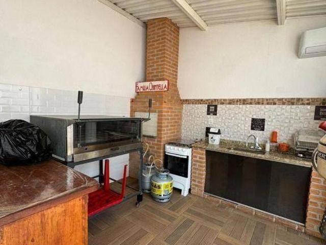 Casa térrea com 4 dormitórios, no Jd Silvestre I