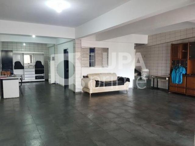 Casa Térrea com 4 dormitórios sendo 1 suíte á venda no Jardim Paraíso