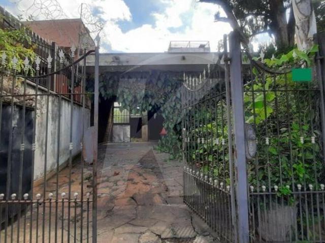 Casa térrea com 4 dormitórios, sendo 1 suíte, quintal e 5 vagas na Freguesia do Ó