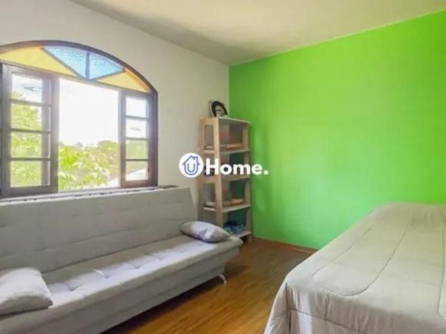 Casa térrea com 4 dormitórios, suíte e 2 vagas