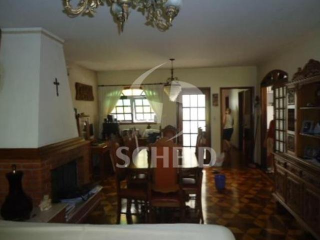 CASA TÉRREA COM 4 DORMS, SENDO 1 SUÍTE, SALA 3 AMBIENTES, 3 VAGAS!