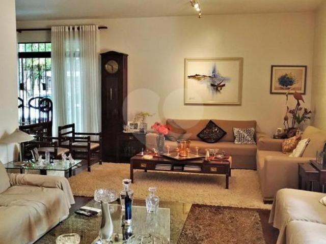 Casa térrea com 4 quartos à venda em Butantã SP