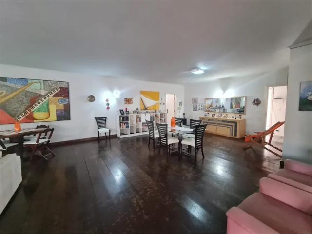 Casa Térrea à venda com 4 suítes em Interlagos, São Paulo SP