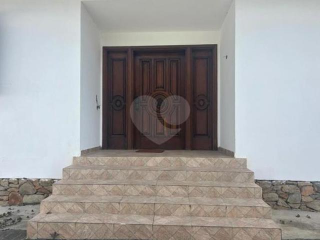 Casa térrea com 4 quartos à venda em Interlagos SP