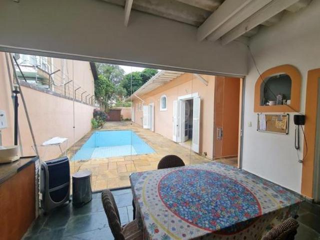 Casa térrea com 4 quartos à venda em Interlagos SP