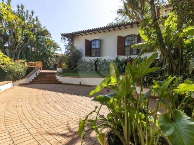 Casa térrea com 4 quartos à venda em Jardim Morumbi SP