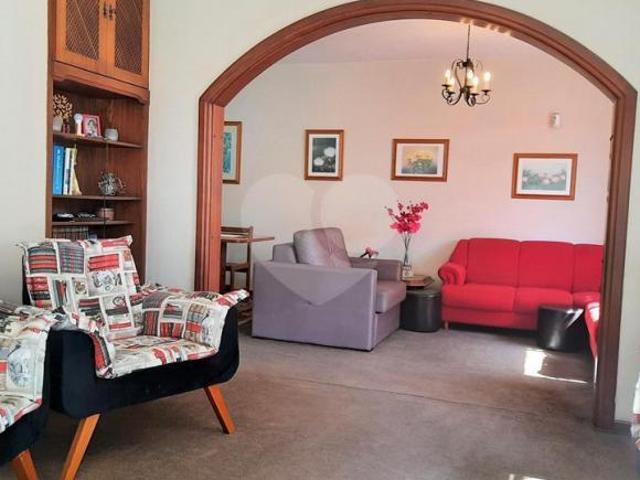 Casa térrea com 4 quartos à venda em Jardim Dom Bosco SP