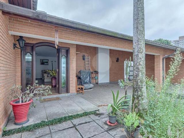 Casa térrea com 4 quartos à venda em Jardim prudência SP