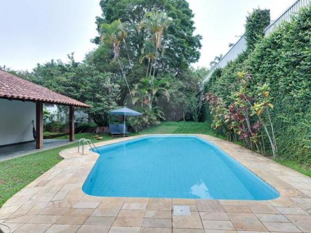 Casa térrea com 4 quartos à venda em Santo amaro SP