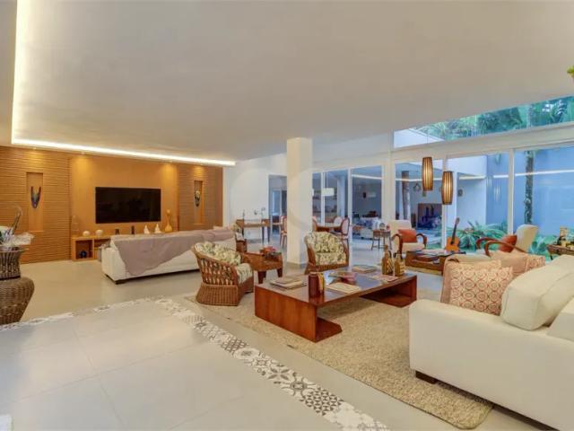 Casa à venda com 4 suítes em Santo Amaro, São Paulo, SP
