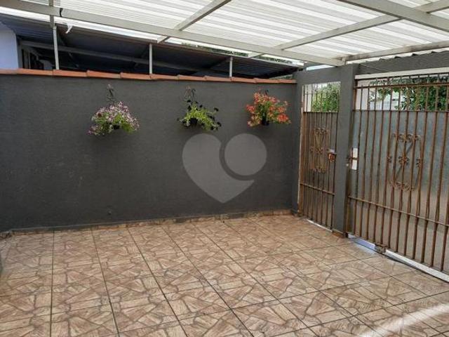 Casa térrea com 4 quartos à venda em Parque Santa Bárbara SP
