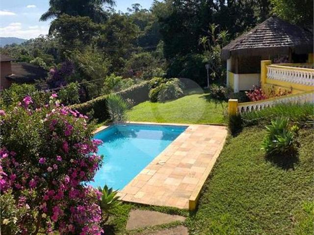 Casa térrea com 4 quartos à venda em Roseira SP