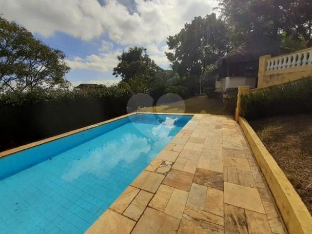 Casa térrea com 4 quartos à venda em Roseira SP