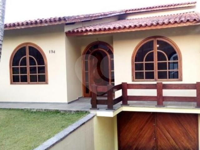 Casa térrea com 4 quartos à venda em Tremembé SP