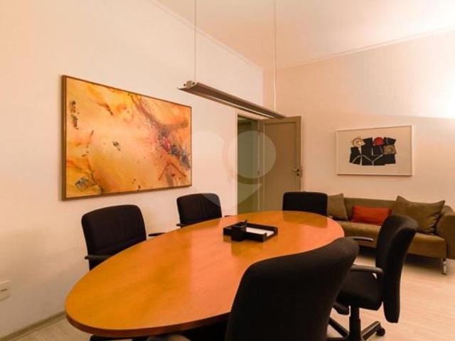 Casa térrea com 4 quartos à venda em Vila madalena SP