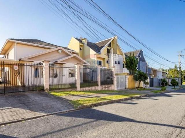 Casa Térrea com 4 quartos e 4 vagas por R$ 1.299.000,00 no Atuba/Curitiba PR