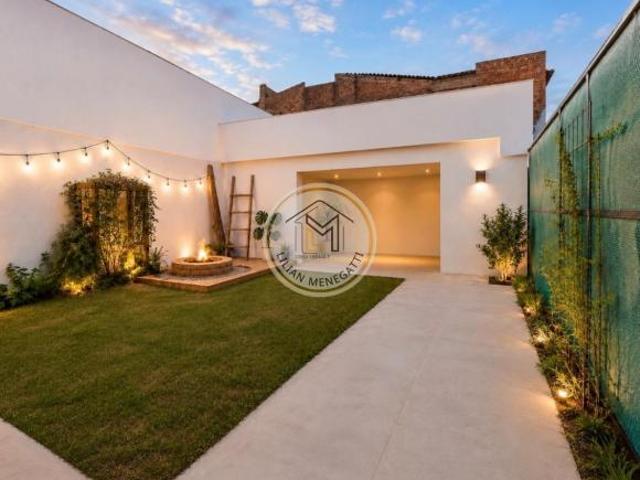 Casa térrea com 4 quartos. próxima à Av 9 de Julho e Dom Olivio em Jundiaí, reformada e pronta para
