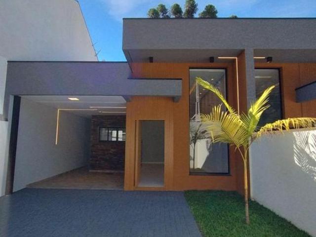 Casa Térrea com 4 quartos, sendo 1 suíte
