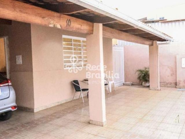 Casa térrea com 4 quartos, sendo 2 suítes Vila Planalto